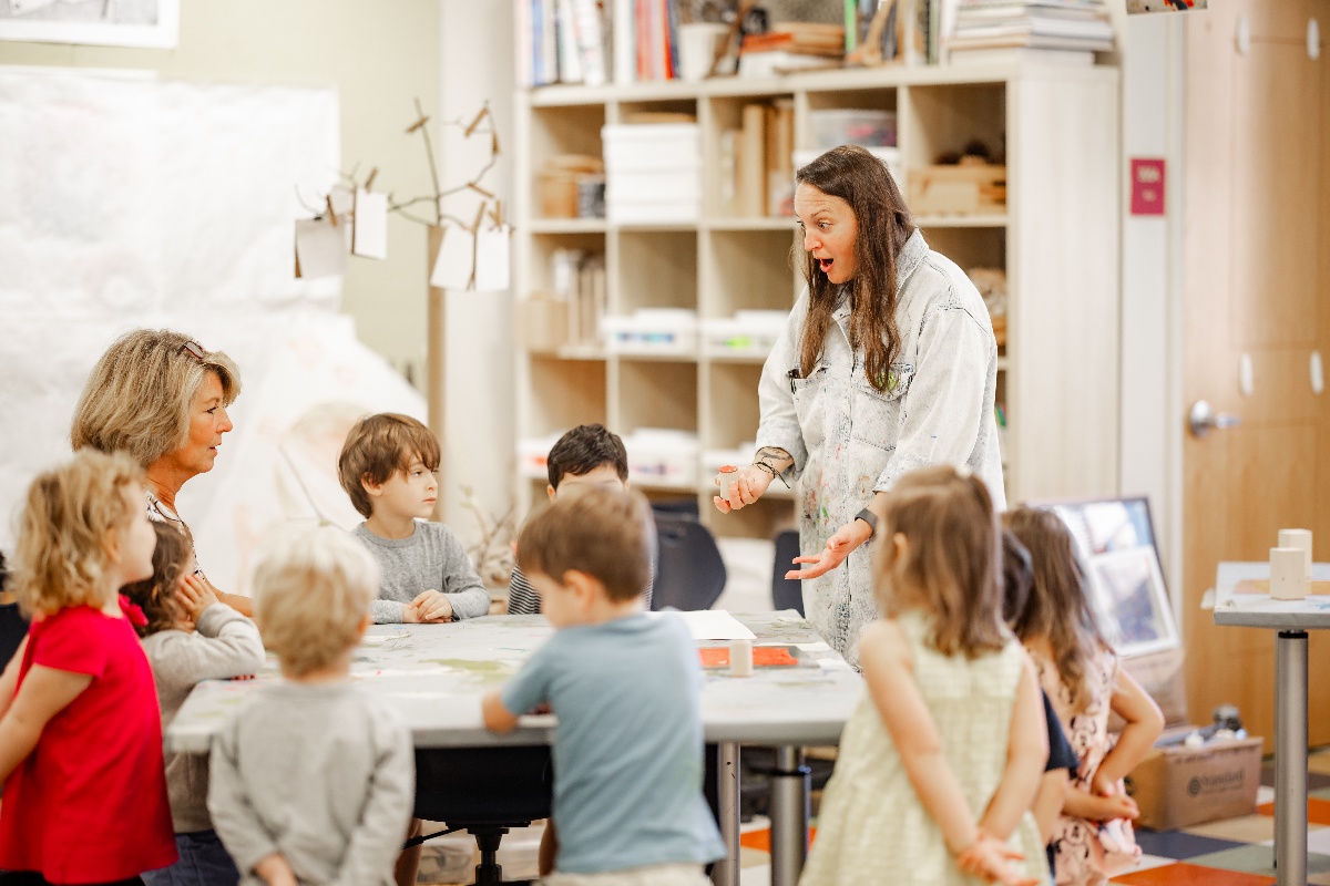 Play Group Artists leave their mark in color evolution lesson